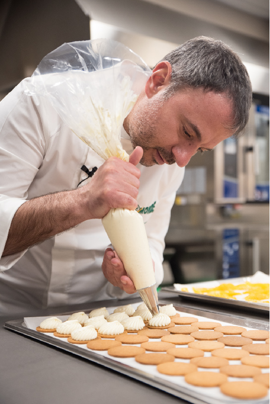 Chef Pâtissier, επιλέγεις επάγγελμα, επιλέγεις ζωή - LE MONDE