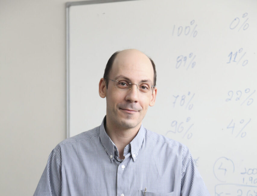 Γεώργιος Κονόμος - LE MONDE